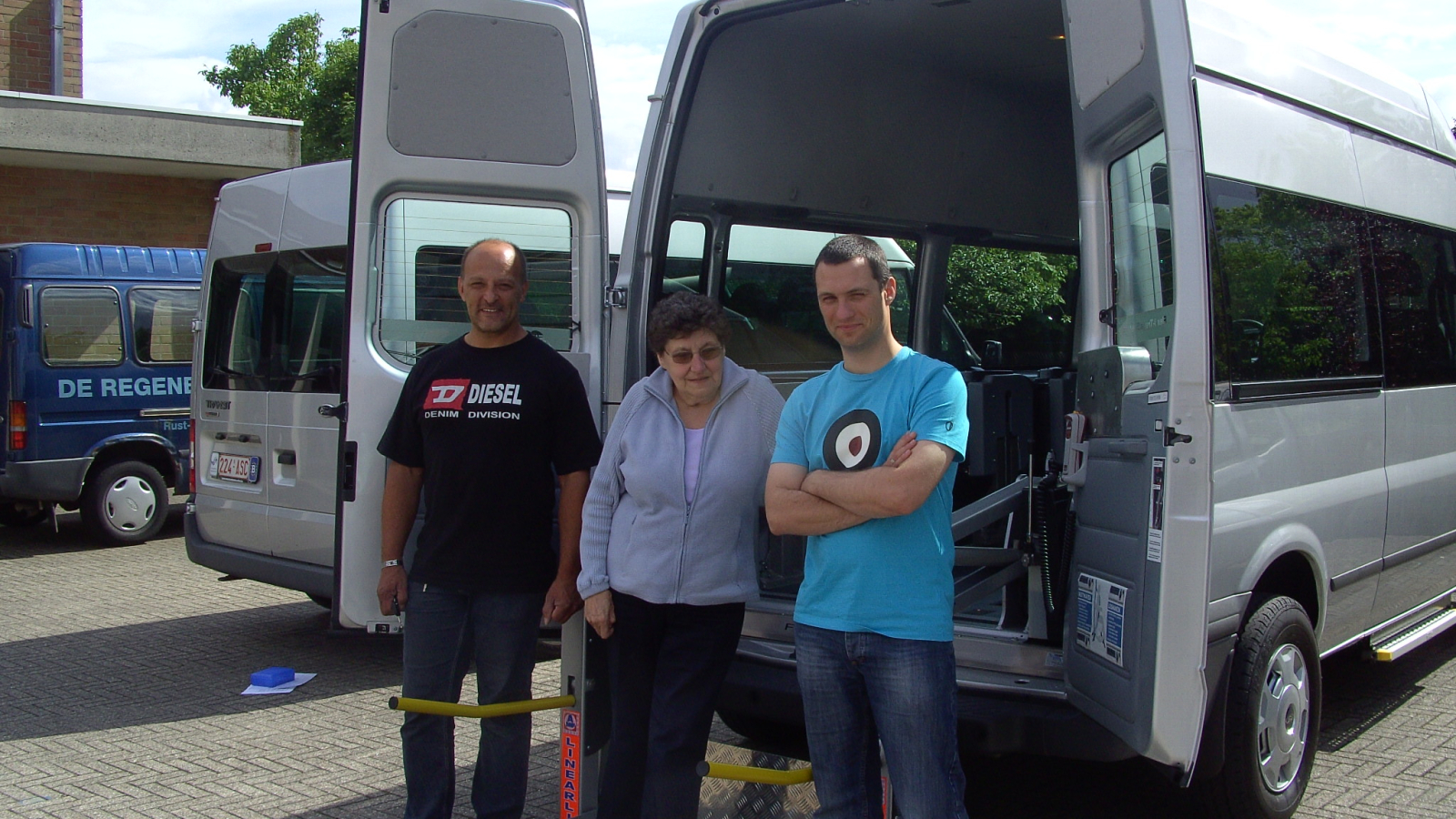 Aangepast vervoer | Dienst voor Gezinszorg De Regenboog vzw